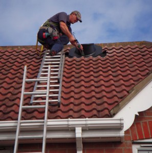 Daylight Systems Sun Pipes, Light Tubes, Sun Tunnels and Velux Roof ...