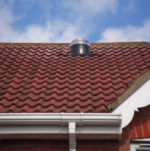Daylight Systems Sun Pipes, Light Tubes, Sun Tunnels and Velux Roof ...