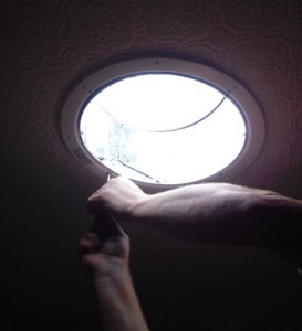 Daylight Systems Sun Pipes, Light Tubes, Sun Tunnels and Velux Roof ...